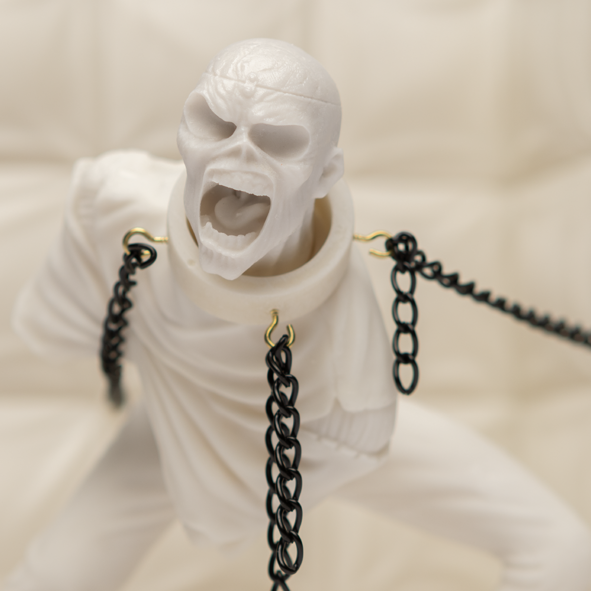 Iron Maiden: Vintage Eddie Piece of Mind Model Kit – Z2 Comics